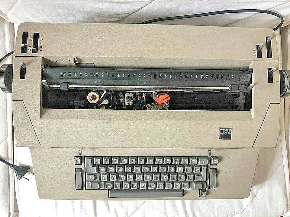 IBM 82C Electric Correcting Typewriter With Six Extra Fonts and ...