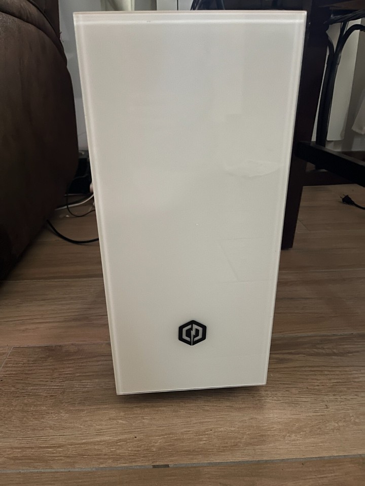 Used White CyberPower Gaming PC Runs smoothly and can run up to 240+FPS ...