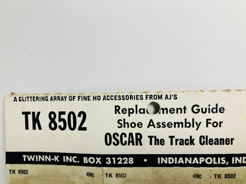 AJ’S OSCAR THE TRACK CLEANER " GUIDE SHOE ASSEMBLY " RARE! run on AFX ...