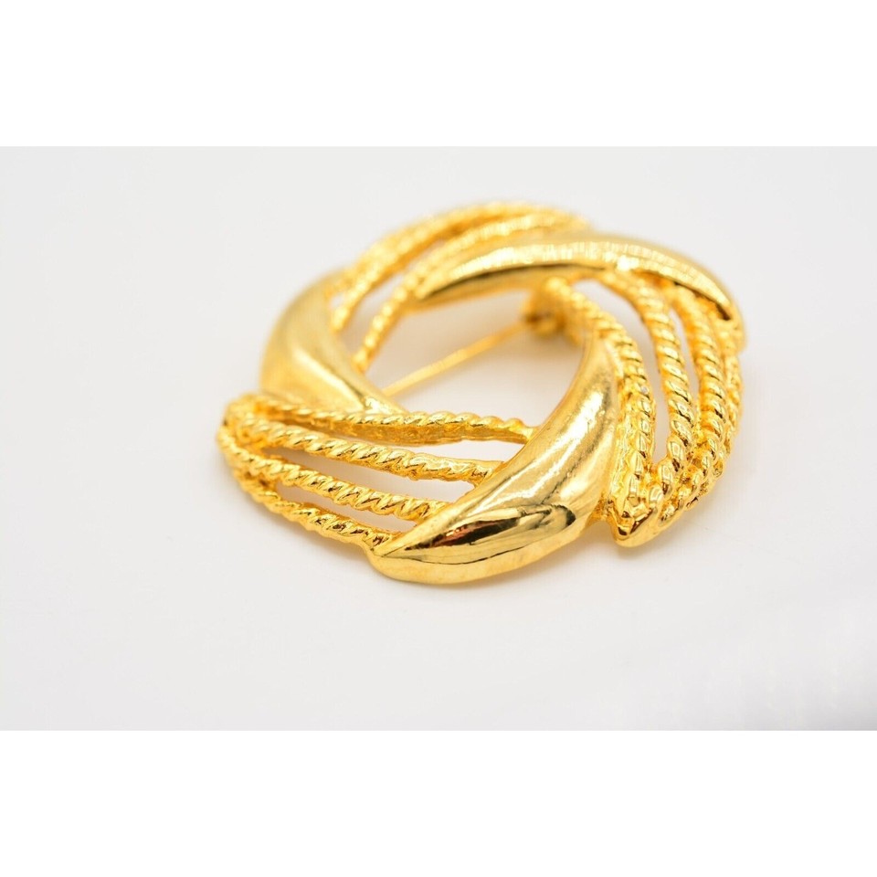 Vintage Round Pin Brooch Wreath Shiny Yellow Gold Tone Chunky Retro ...