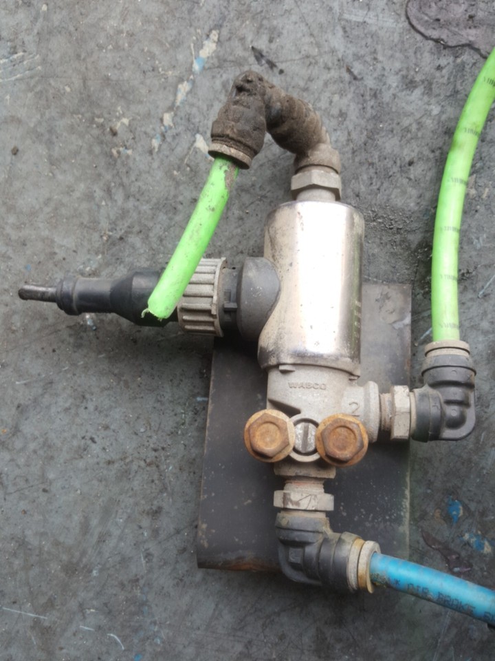 BENDIX AIR BRAKE VALVE T-294826-A + WABCO SOLENOID VALVE 4721708670 | eBay