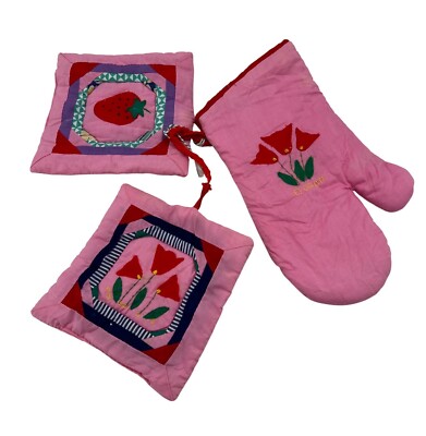 Vintage Handmade Quilted Pink Oven Mitt & Pot Holders Strawberry ...
