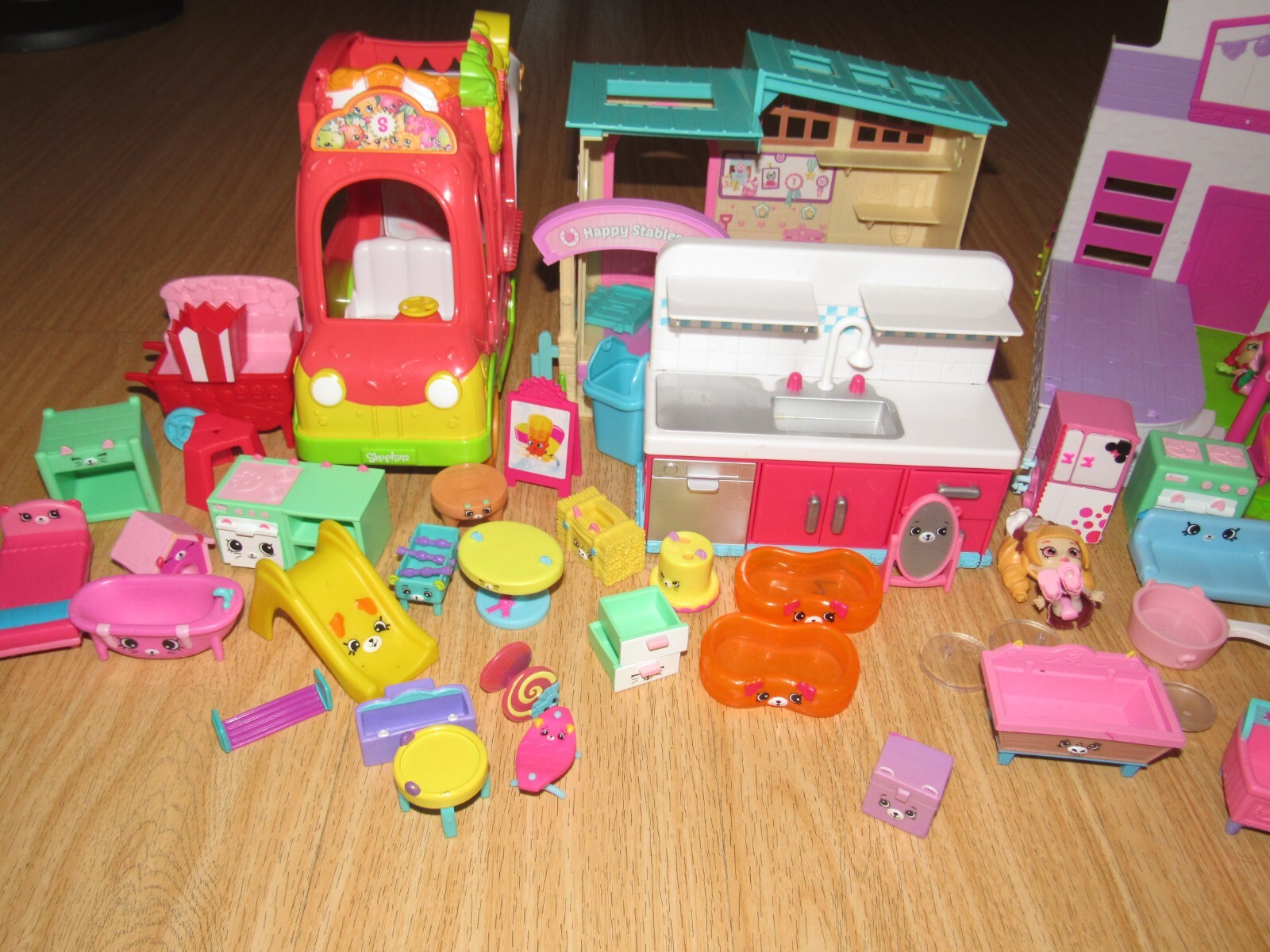 Shopkins Happy Places Shoppies 70+ Pc House Pool Stable Food Truck ...