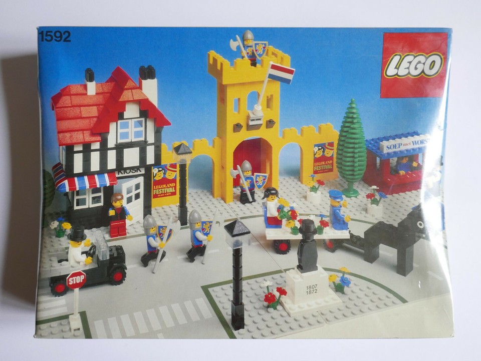 LEGO Legoland 1592 Town Square Castle Scene (Dutch Version) Sealed ...