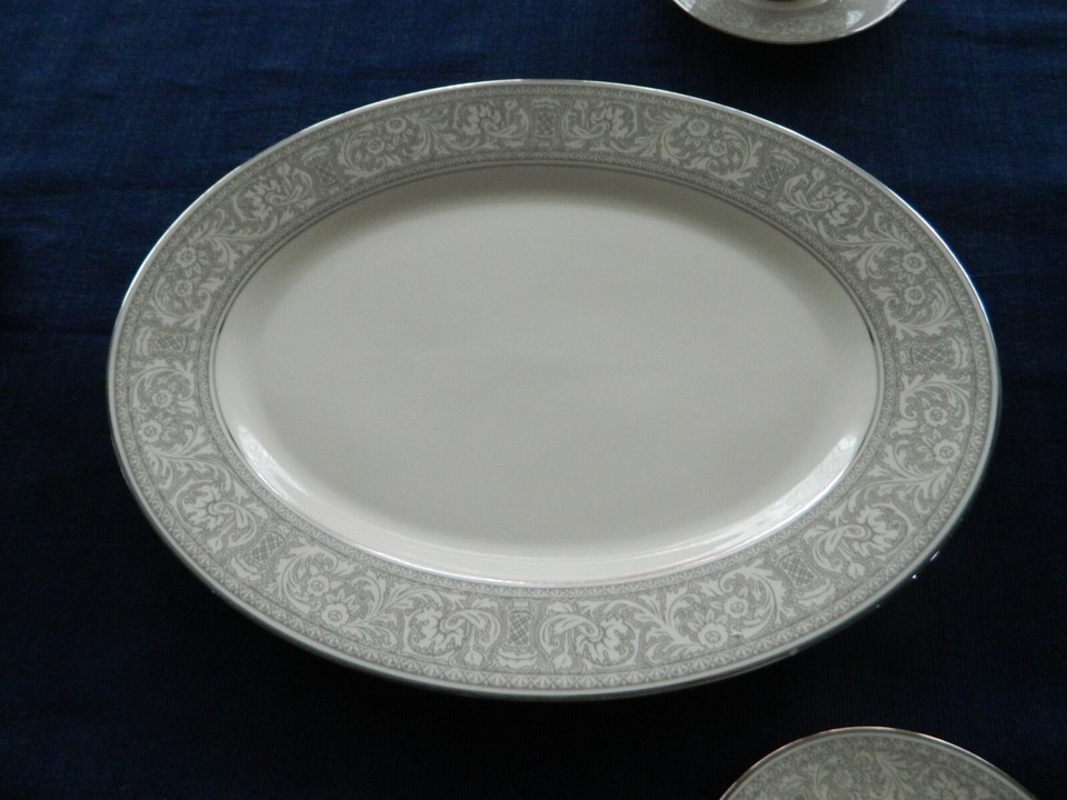 Franciscan "Platinum Renaissance" Set for (8) with 4 Serving Pieces ST ...