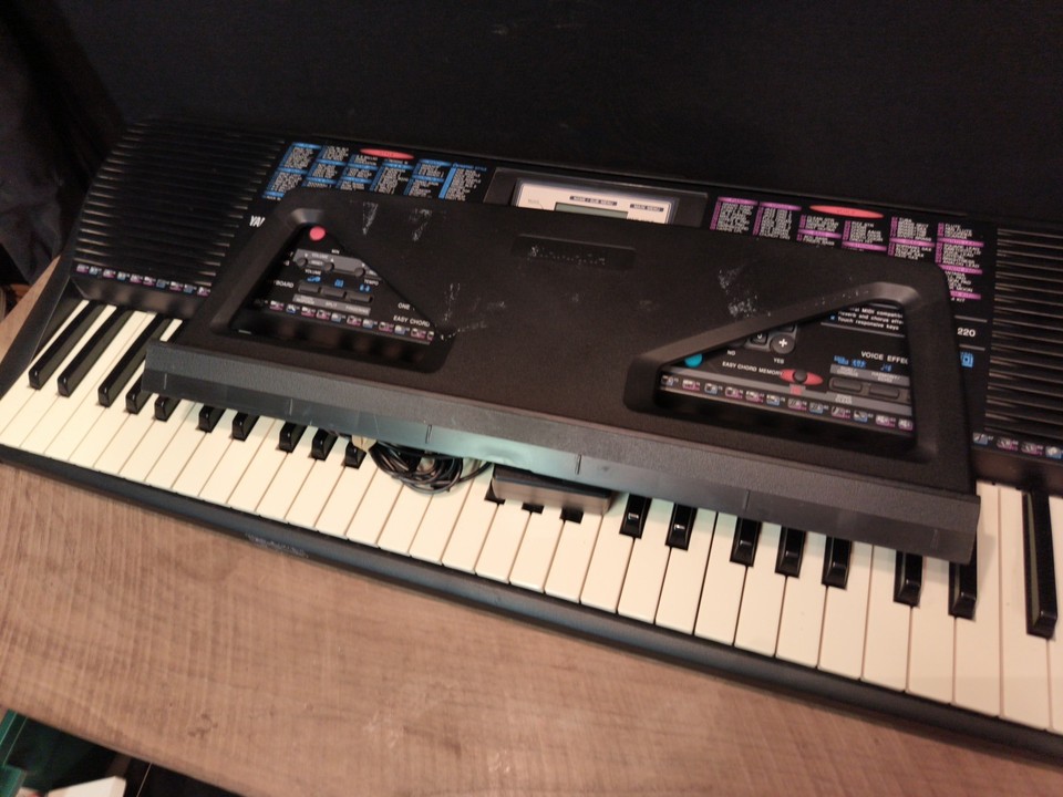 Yamaha PSR-220 Digital Electronic Synth Action 61-Keys Piano Portatone ...