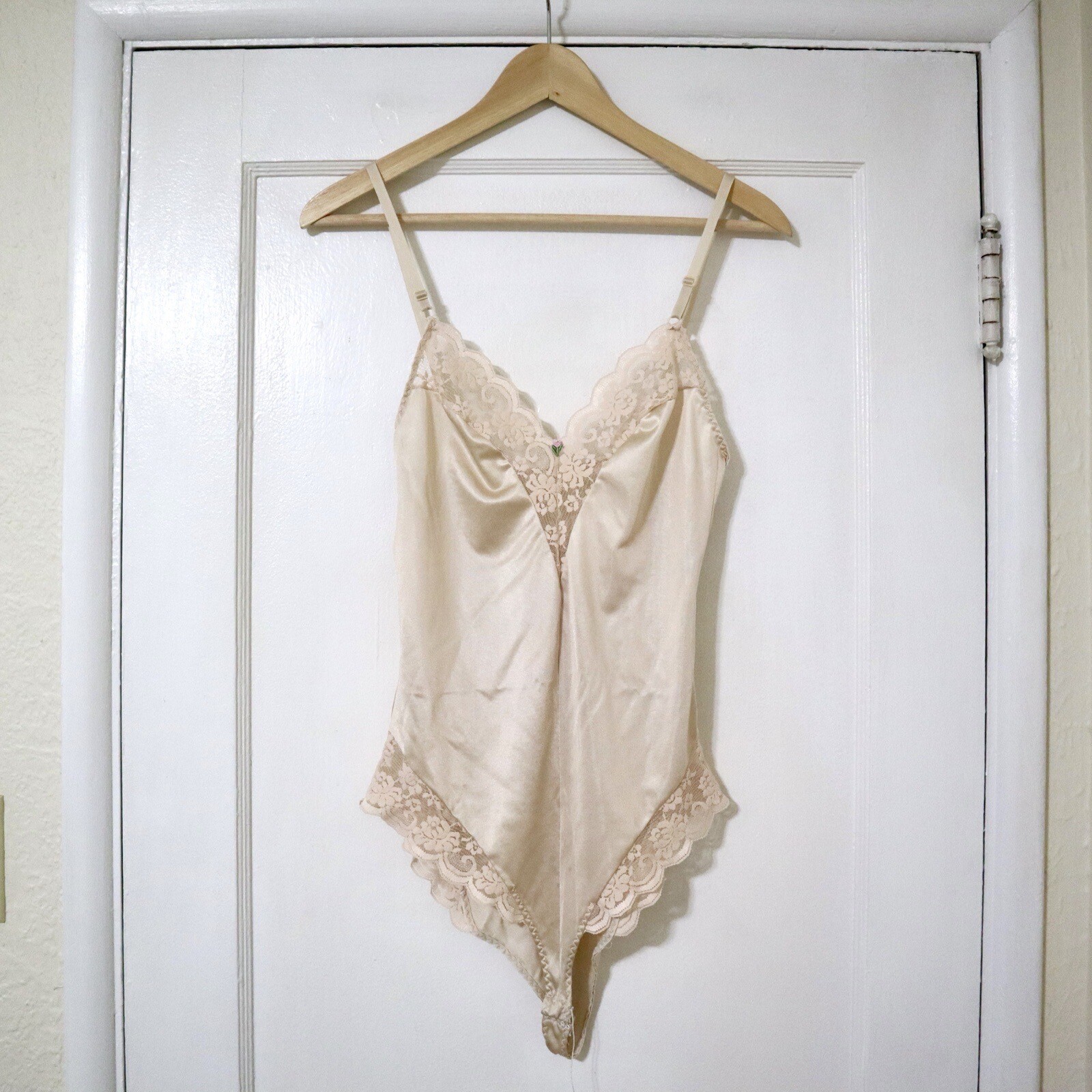 Vintage Chantilly Maidenform Lace Bodysuit Size 34 / 4 - Gem