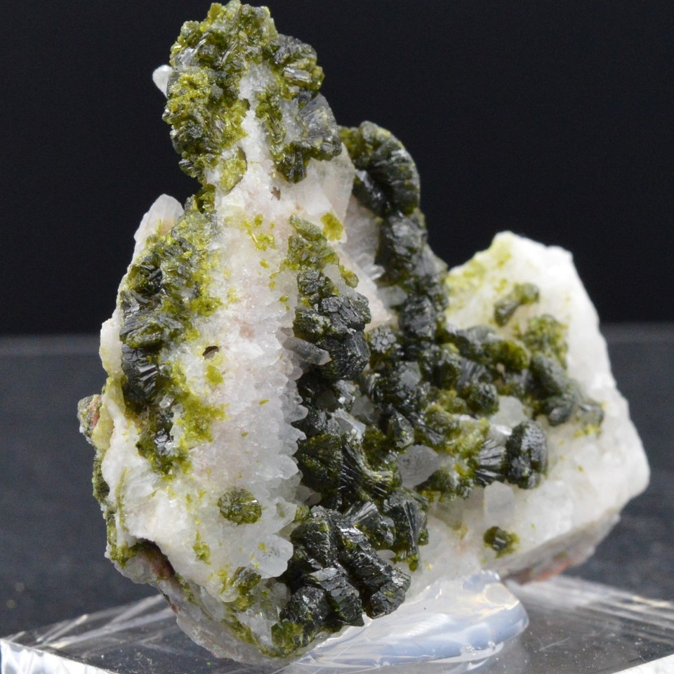 Epidoto Su Quarzo 33,4 Gr - On Lustrous Cristalli Cluster - Marocco | eBay