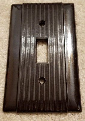 Switch Plates & Outlet Covers - Bakelite Brown Ribbed Single - Vatican