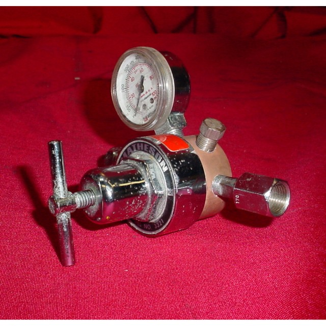 Matheson Model 3321 Lecture Bottle Regulator W/ CGA 170 Connection for ...