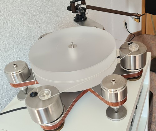 Maximum Solution Plattenspieler Clearaudio Highend Laufwerk mit magn ...
