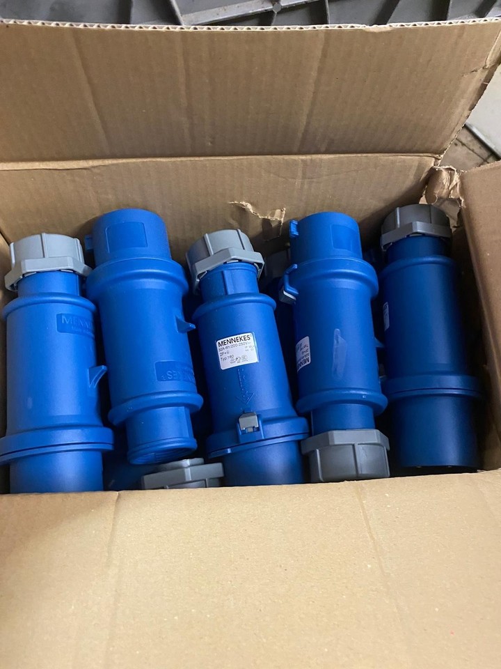 10 x Mennekes 32A ProTOP Series, IP44 Blue Cable Mount 3P Industrial ...