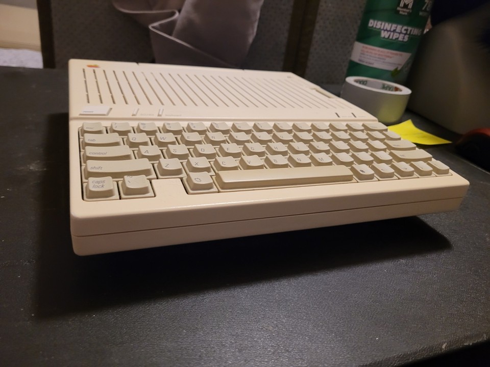 VINTAGE APPLE COMPUTER LOT (Macintosh LCII And Apple IIC) For Parts Or ...
