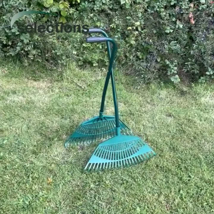 Long Handled Leaf Collecting Rake Grabs Garden Leaves Tidy Collector ...