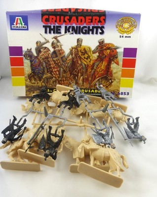ITALERI No 6853 Crusaders The Knights 54mm 1/32 Scale Complete 8 ...