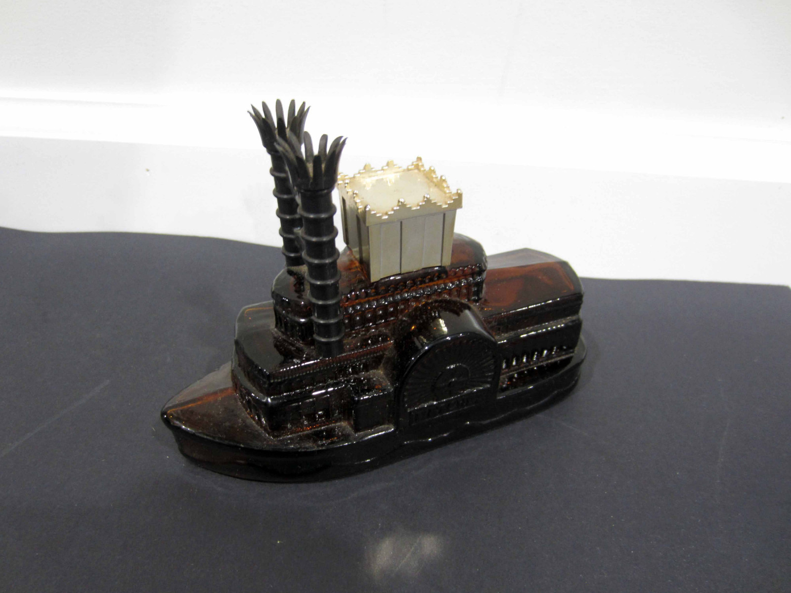 AVON Vintage Side Wheeler Riverboat Wild Country After Shave 5oz. Empty ...