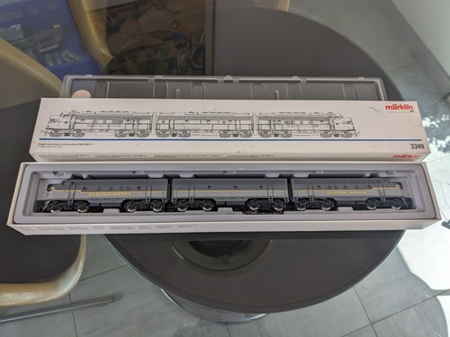 Märklin 3349 Diesel-Electric Locomotive GM EMD F7 USA AC H0 | eBay