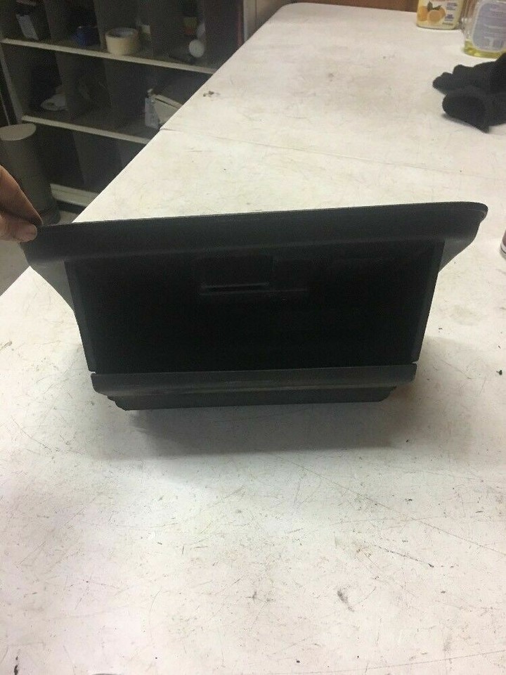 2007 CHEVY HHR Glove Box ID#25786044 | eBay