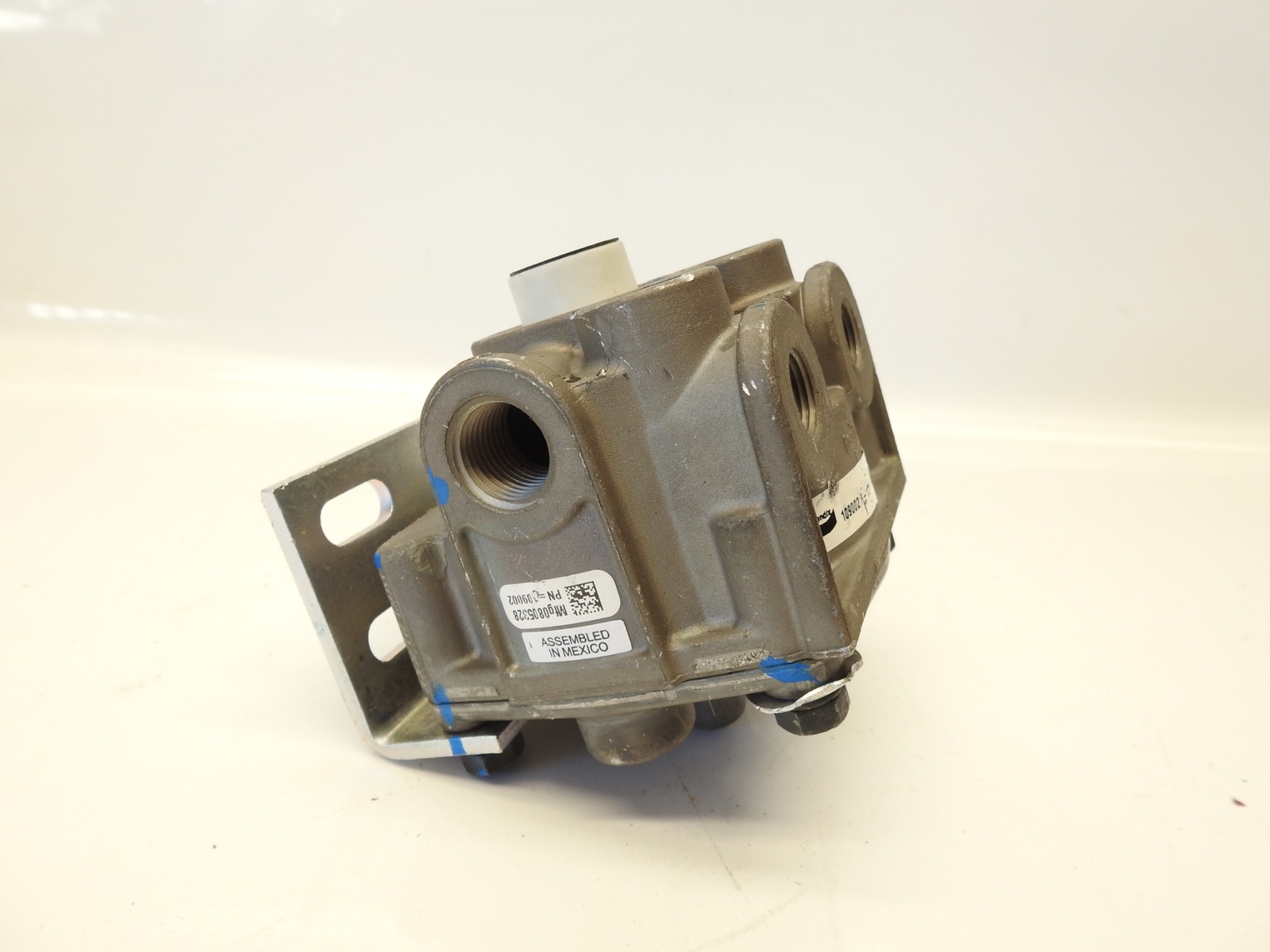 Bendix Pilot Relay Air Brake Valve R-12p 109002 for sale online | eBay