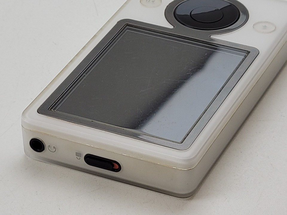 Microsoft Zune 30 Digital Media MP3 Player (1090) 30GB - White - WORKS ...