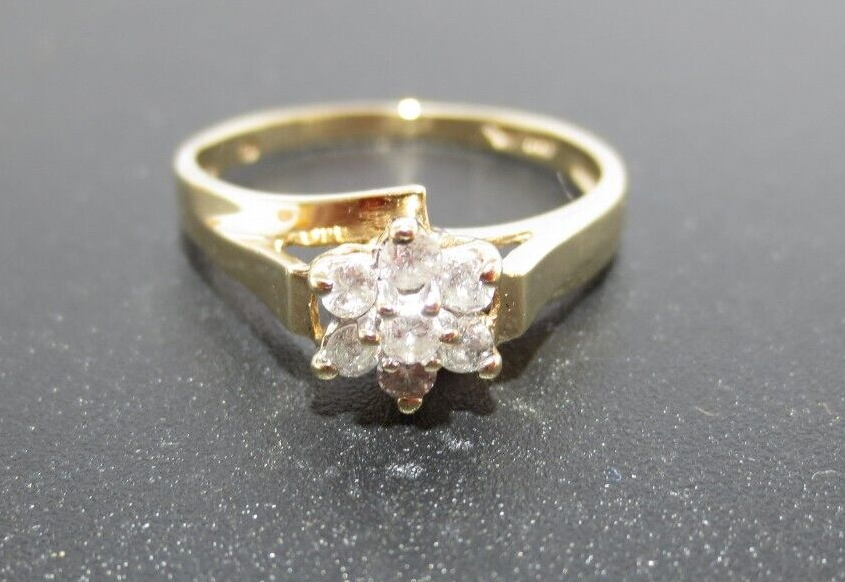 STUNNING 10K YG LADIES DIAMOND CLUSTER RING .25 tcw SZ 7 1.94 grams (AI ...