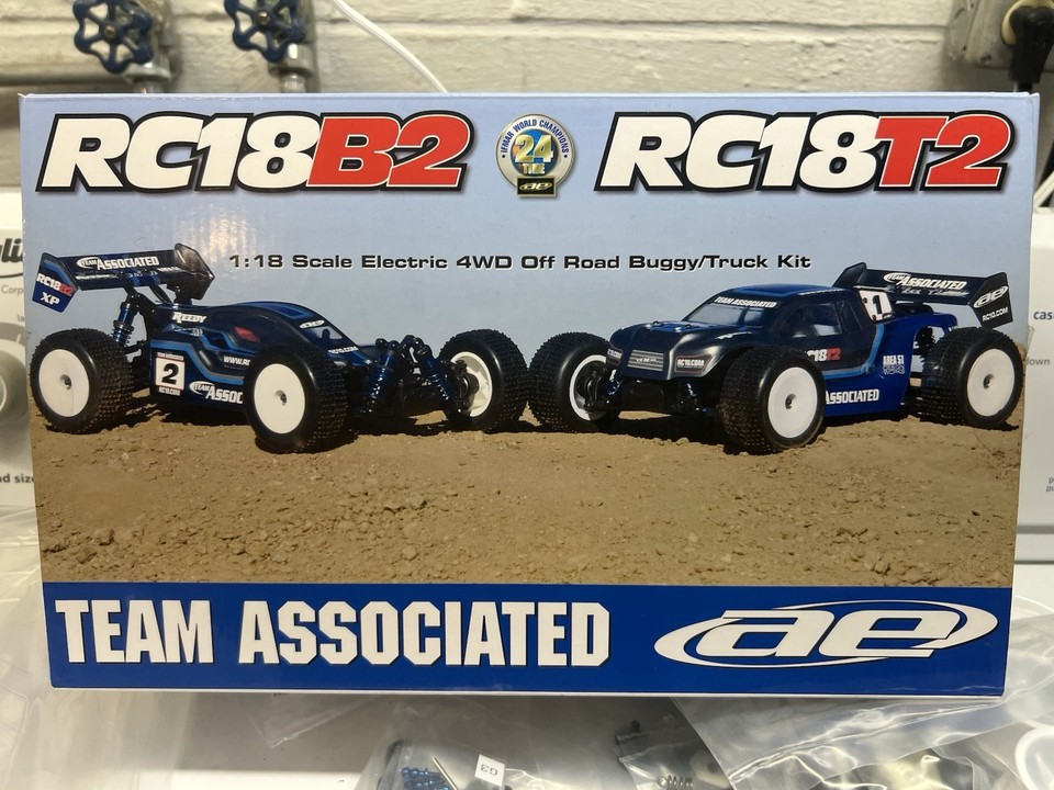 *RARE* Team Associated RC18B2 Rc18t2 4wd 1/18 Rc18b Rc18T KIT NEW | eBay