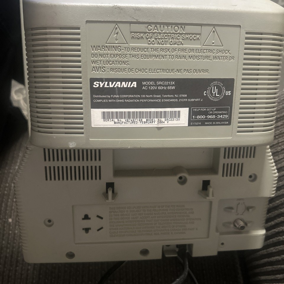 Sylvania 13” CRT TV VHS Combo Model SRC2213X Vintage Gaming Tested No ...