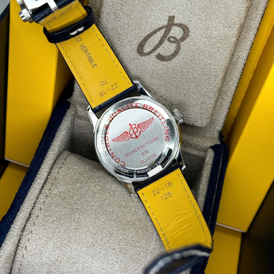 Breitling Navitimer GMT Automatic Gmt 41 Sunburst Ice Blue Dial Leather ...