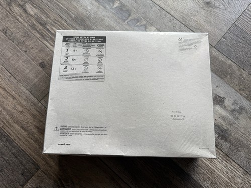 Sealed 1:32 Scale Monogram Sherman M4A1 Screamin' Mimi Tank Model Kit ...