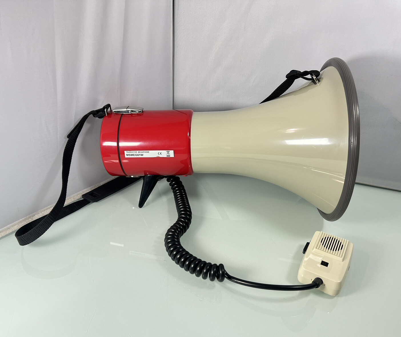 Gamecraft MSMEG61W 61 Watt Shoulder Sling Table Top Megaphone Siren ...