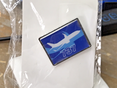 Vintage Boeing 737 Aviation Advertising Enamel Lapel hat jacket tie Pin ...