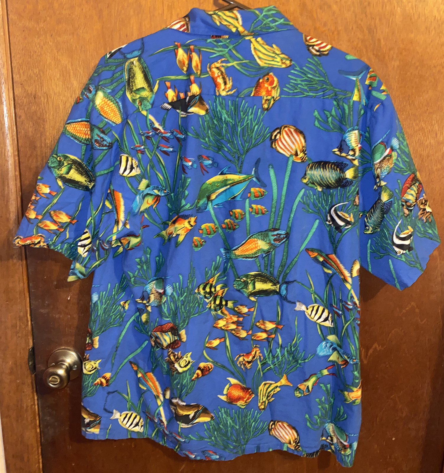 KONA BIG ISLAND FISH HOPPER RESTAURANT LARGE UNIFORM ALOHA FISH SHIRT ...