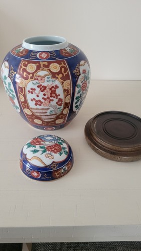 Amari Hand Painted Japanese Porcelain Plate & Vases Set, Exceptional ...