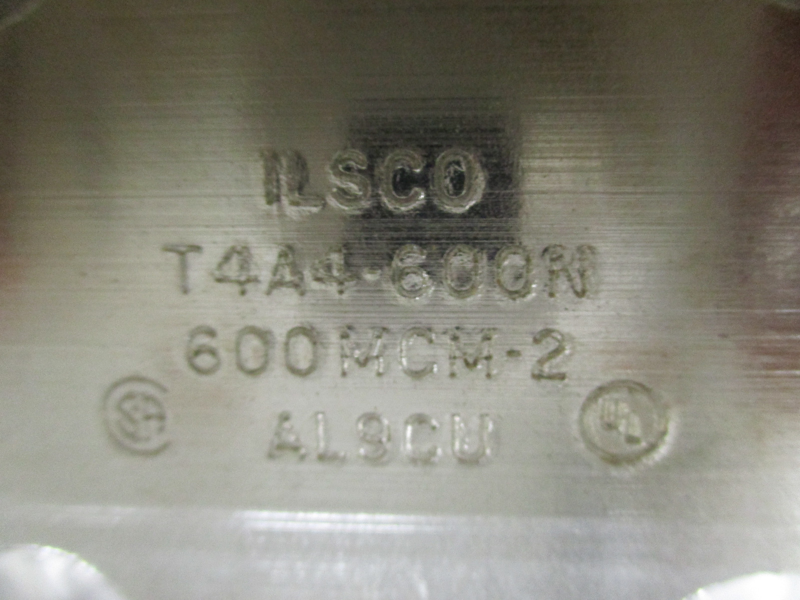 ILSCO T4A4-600N 600MCM-2 Solderless Cable Lugs Aluminum 600V Bolt Size ...