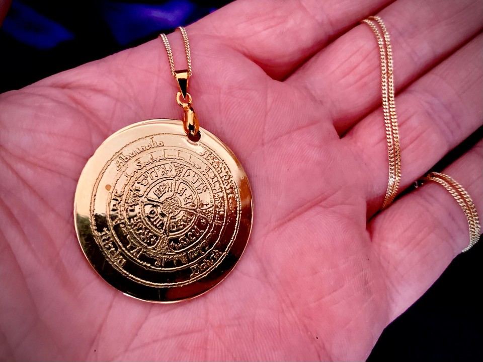 MAGICAL AMULET TO ATTAIN RICHES CONSECRATED Occult Magic Magick Money ...