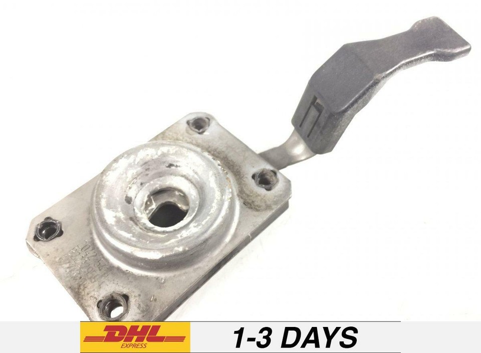 VOLVO 82232959 82213089 20425414 GRILLE LOCK LEFT | eBay