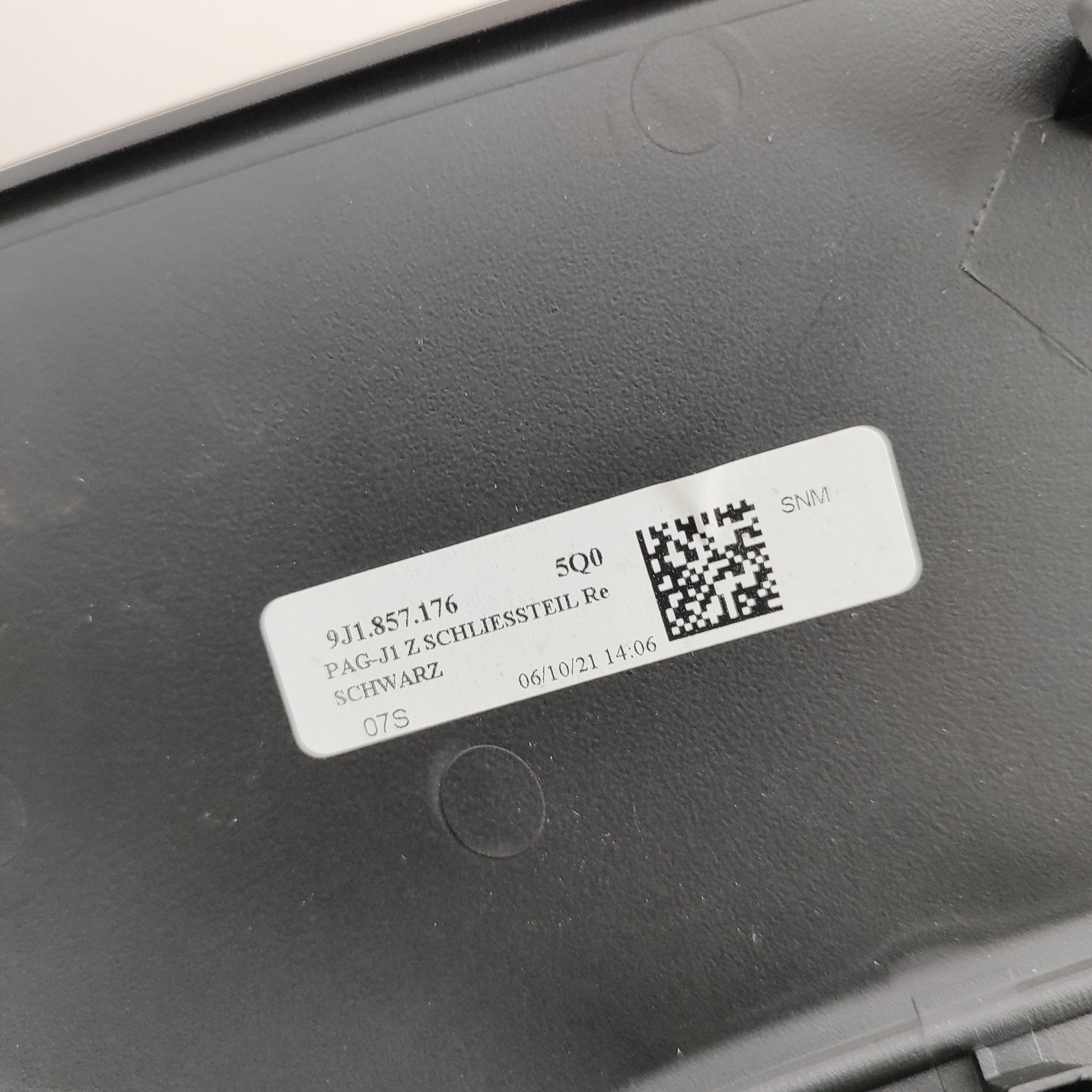 PORSCHE Taycan Cross Turismo Dashboard Right Side Trim 9J1857176 2021 ...