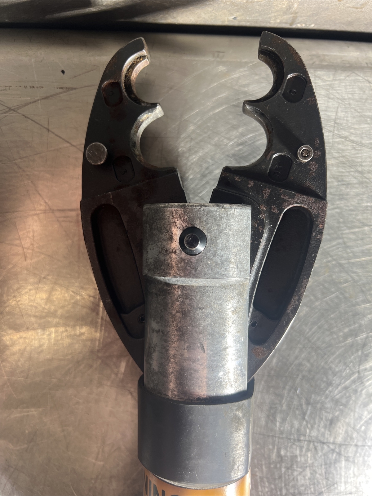 Burndy Cat # PT10072732 Battey Power Handheld Hydraulic Crimper Tool ...