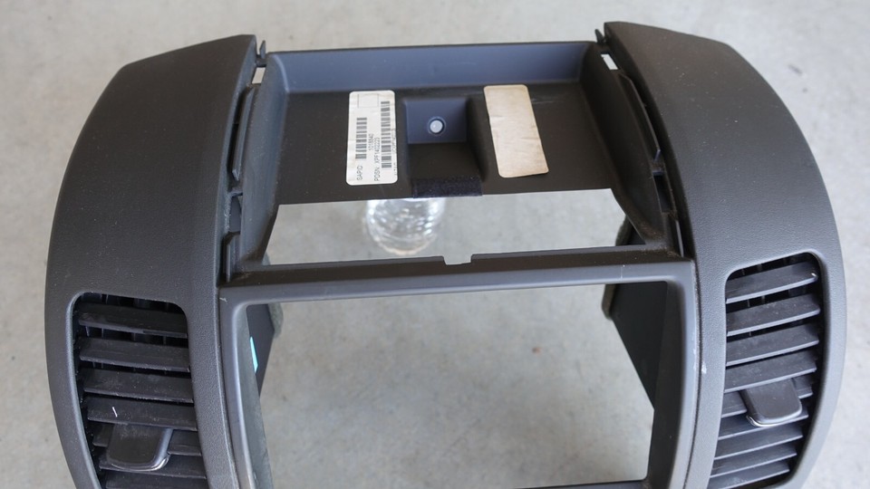 05 - 12 Nissan Pathfinder Xterra Radio Climate Control Dash Trim Bezel ...