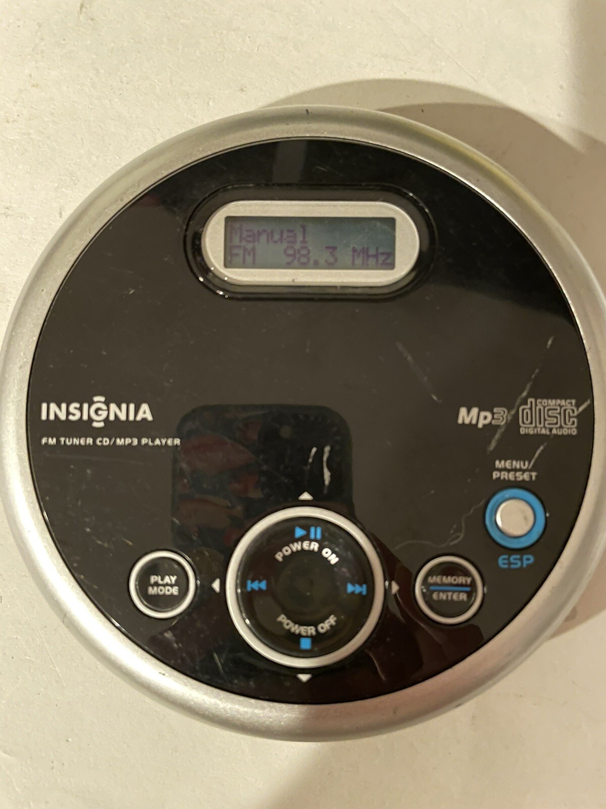 高評価 Insignia NS-P5113 Portable CD Player with FM Tuner and MP3 Playback ...