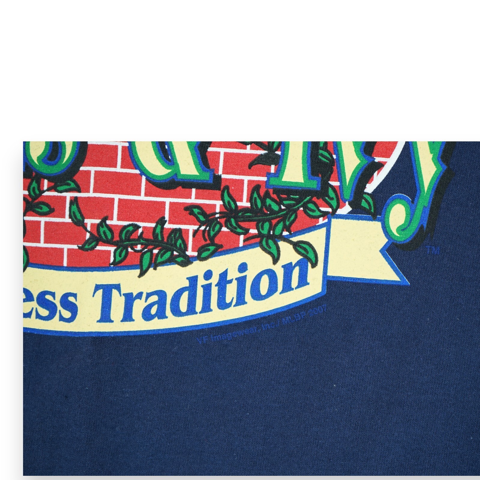 NWT Official 2007 MLB Wrigley Field BRICKS & IVY Chicago Cubs MEDIUM T ...