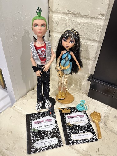 Monster High Cleo de Nile Doll & Duce Gorgon- G1 First Wave 2010, Gold ...