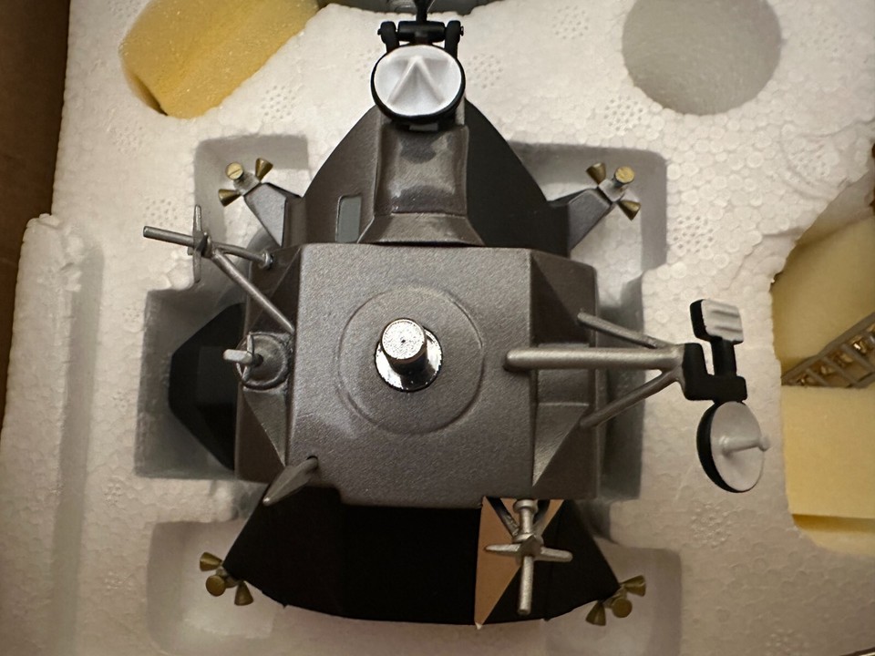 Danbury Mint - APOLLO 13 Lunar Landing Model Scale 1:50 New in Original ...