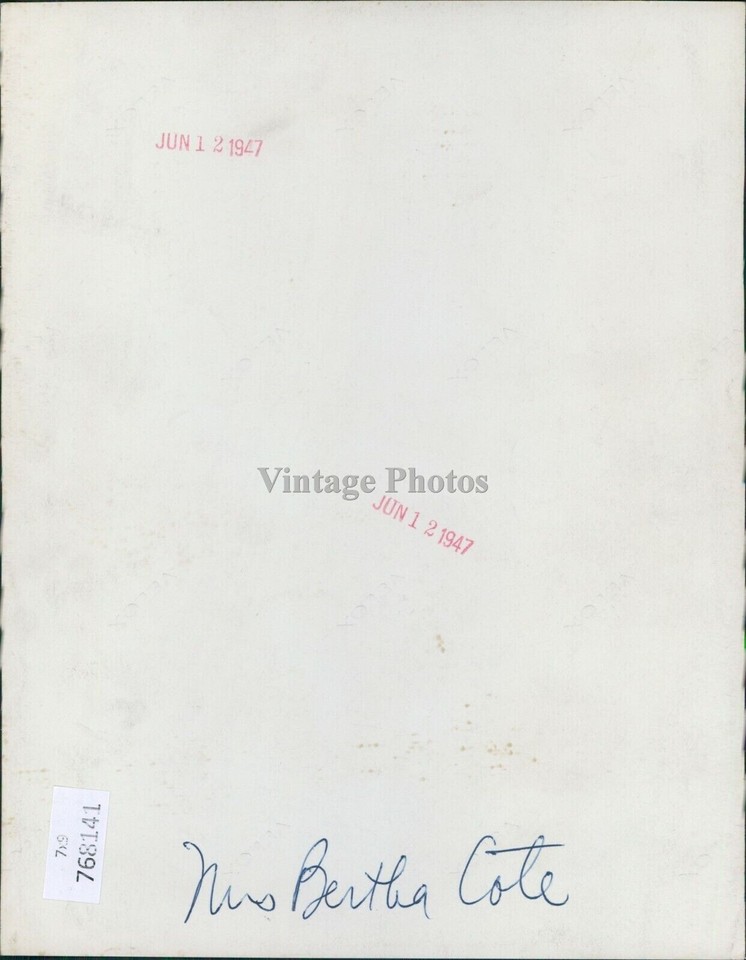 1947 Photo Christmas Tree Murderer Mrs Bertha Cote Fox Fur Gloves Crime ...