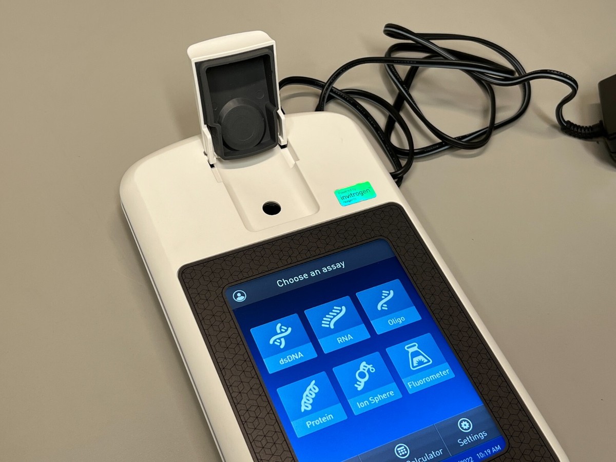 Qubit 4 Fluorometer Qubit Flex Fluorometer: Multiplexed Precision In