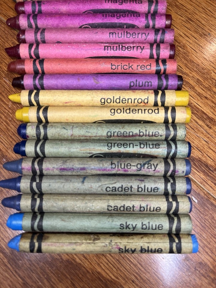 17 Retired Crayola Crayons Lot Goldenrod, Raw Umber & MORE! Binney ...