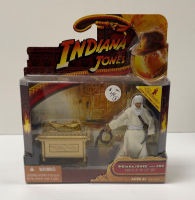 Hasbro - Indiana Jones - Indiana Jones with Ark from Raiders of the ...