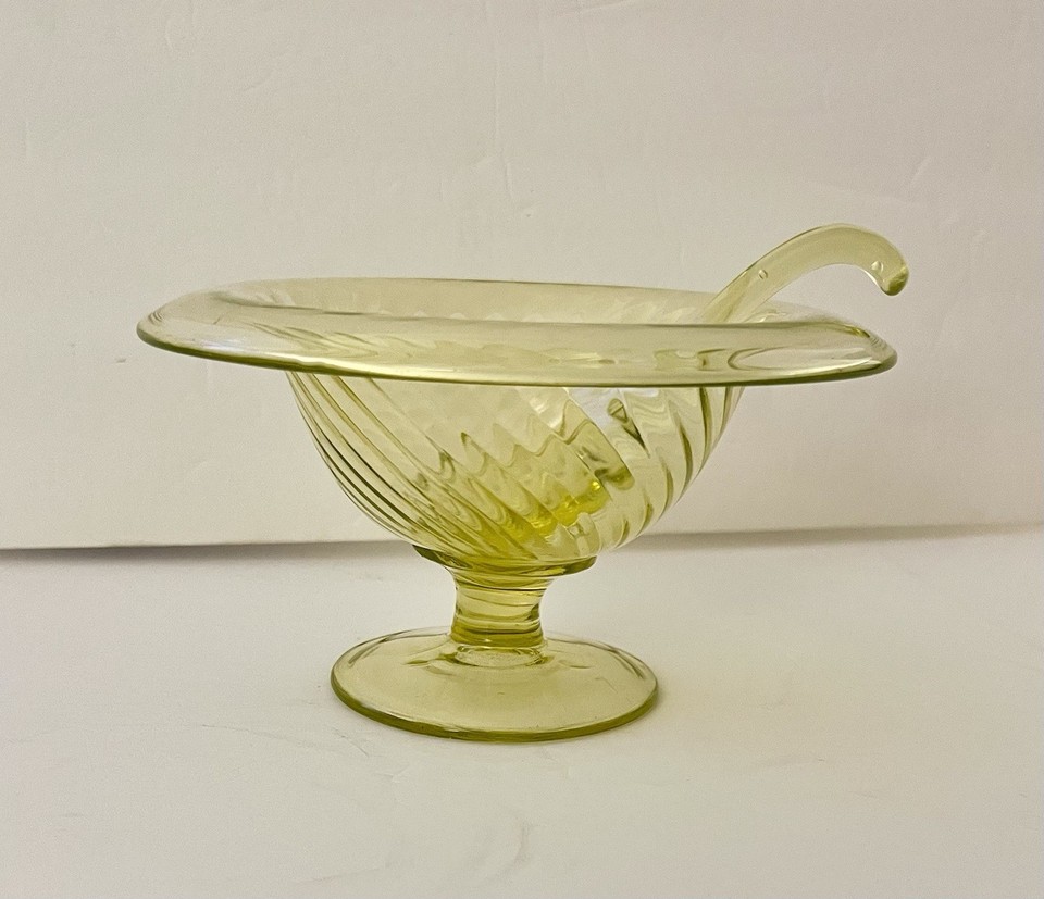 Vintage URANIUM VASELINE GLASS 2pc MAYONNAISE Bowl & SPOON Ladle Swirl ...