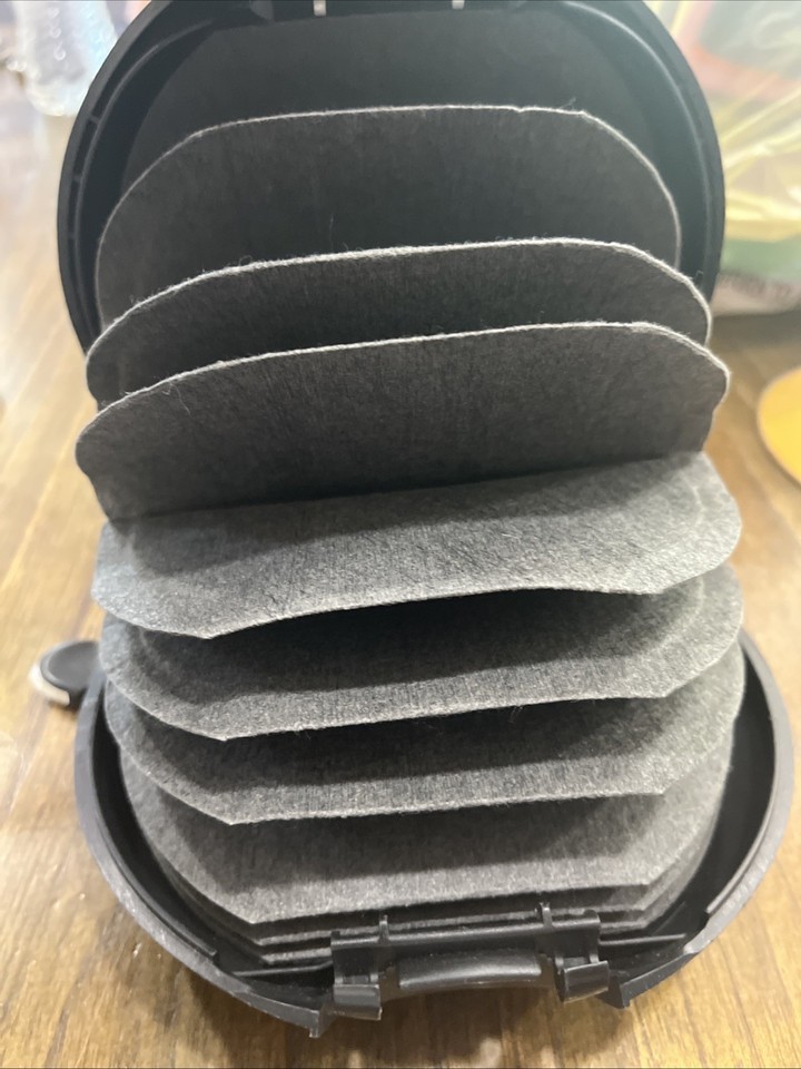 DiscGear DISCUS 2 Sided 22 Disc Storage Case CD DVD Holder Hard Clam ...