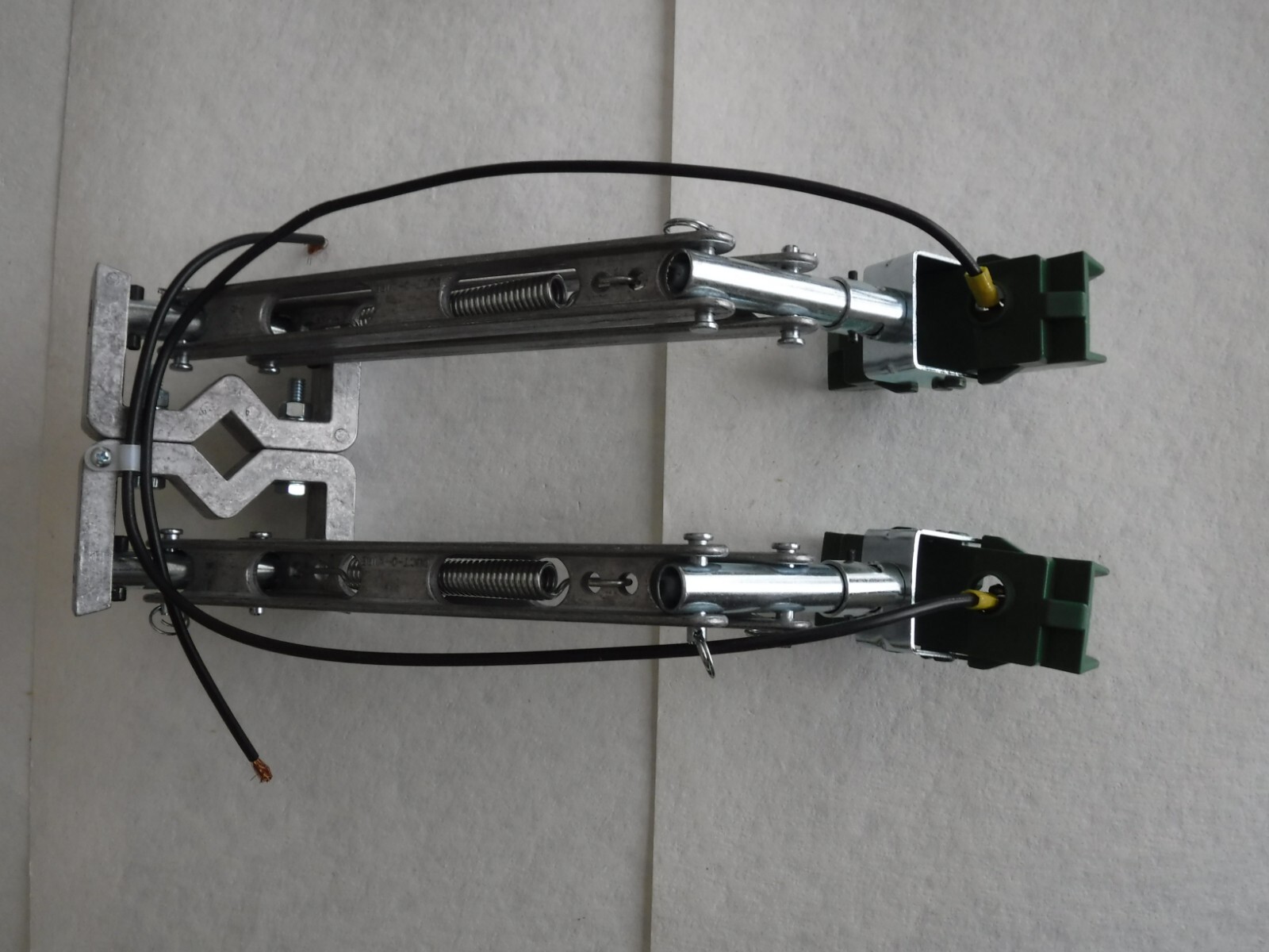 Duct-O-Wire (P-80-VT3-G) 80 Amp Tandem Vertical Collectors | eBay